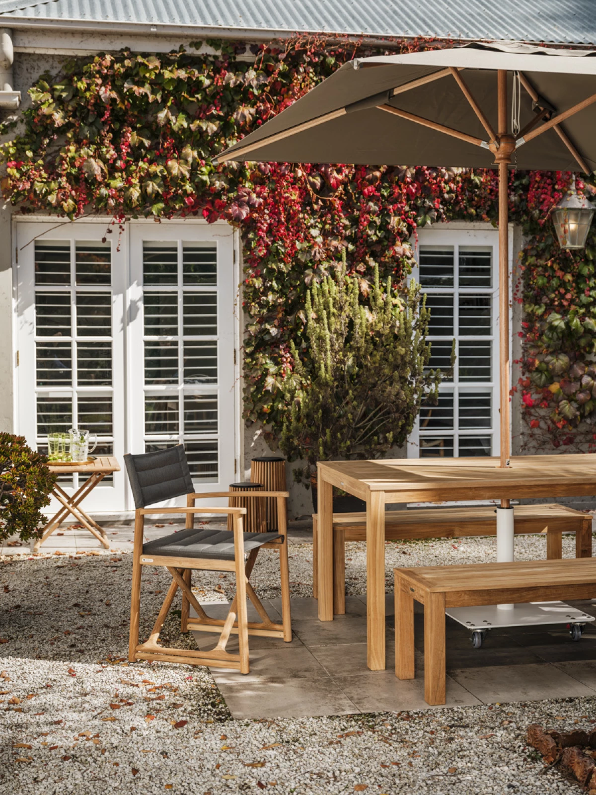 Linear dining table | Cotswold Furniture